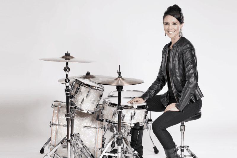 Biography – Emmanuelle Caplette