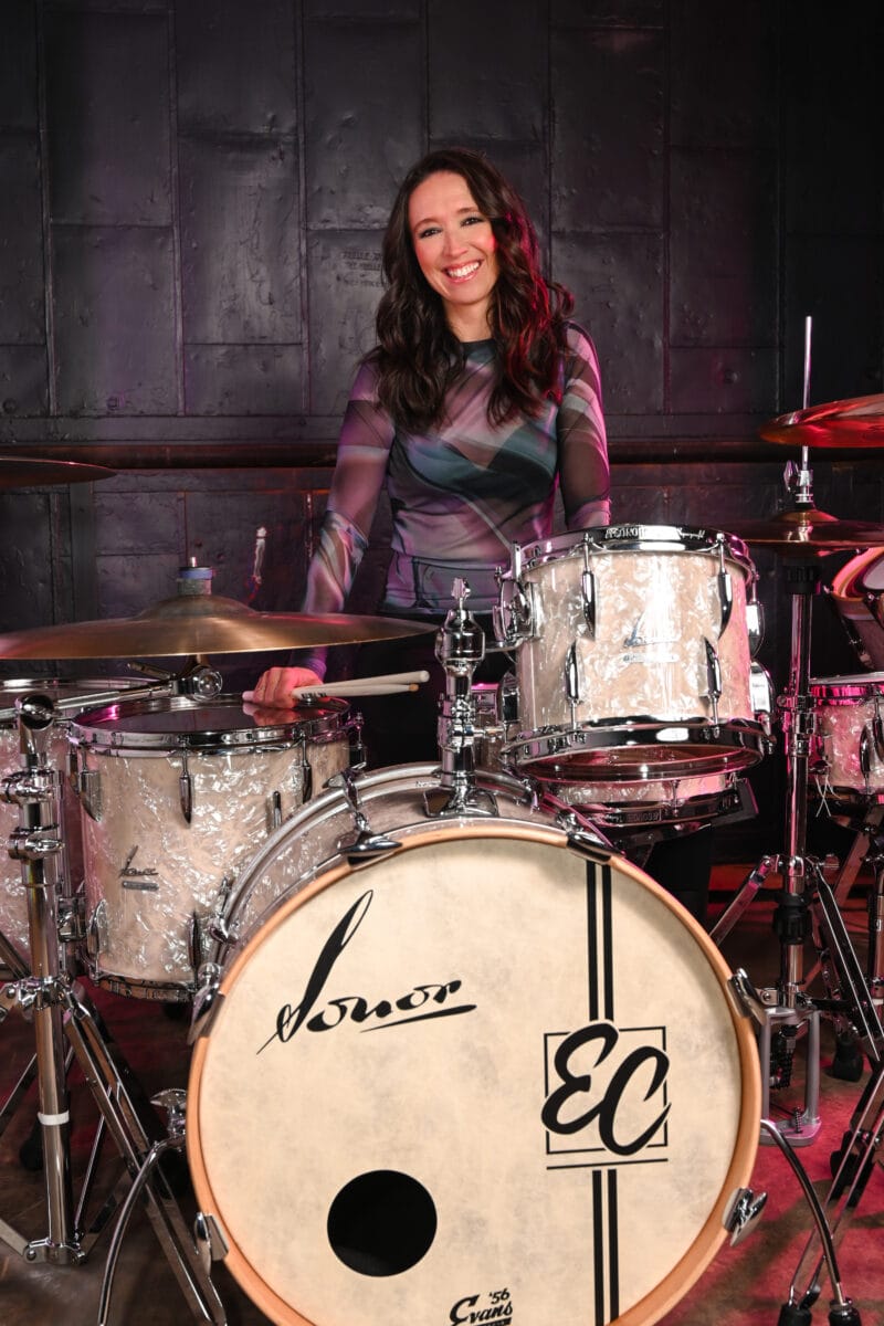 Biography – Emmanuelle Caplette